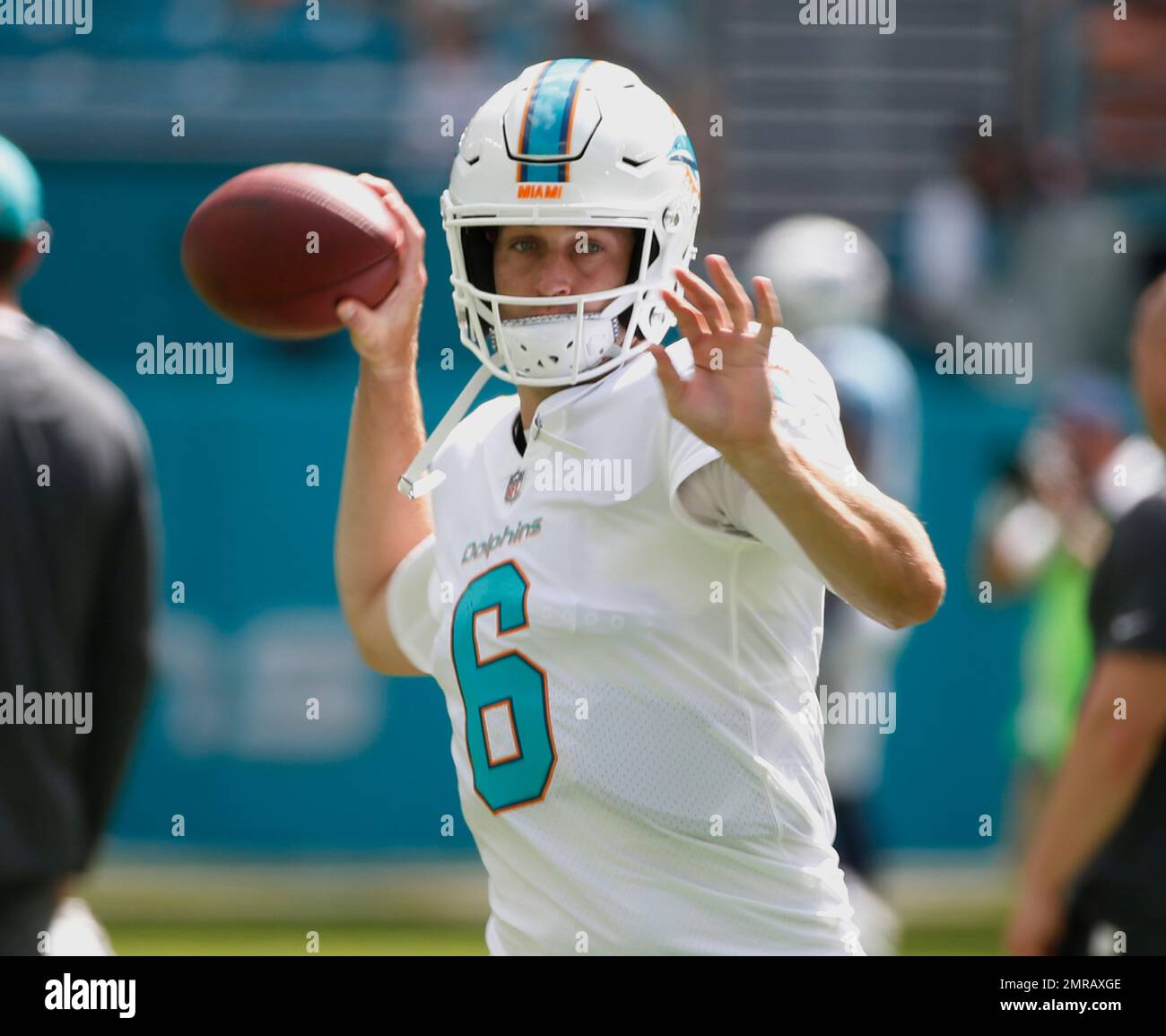 Miami Dolphins quarterback Jay Cutler (6) warms up before an NFL ...