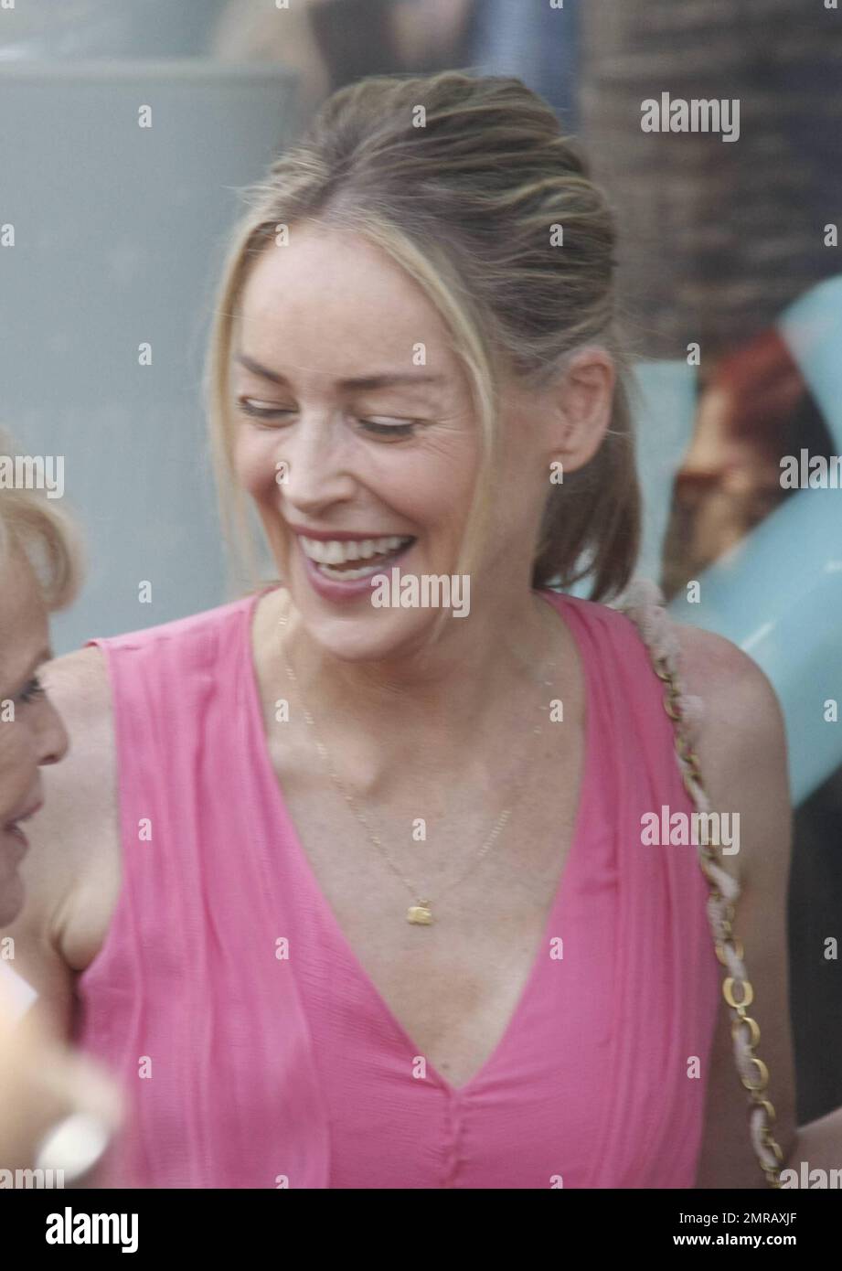 Singer Jane Morgan is joined by family, friends and fans that included ...