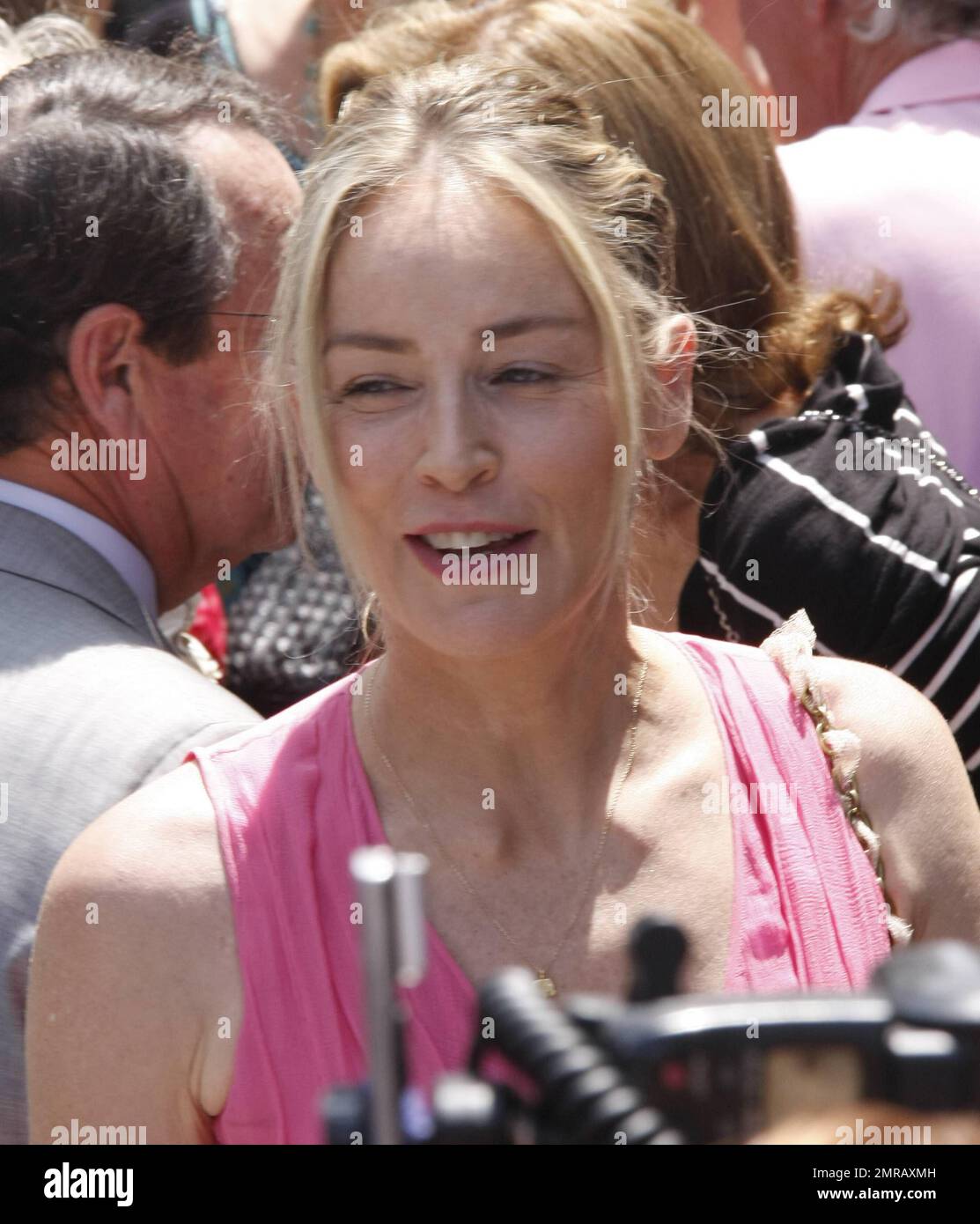 Singer Jane Morgan is joined by family, friends and fans that included ...