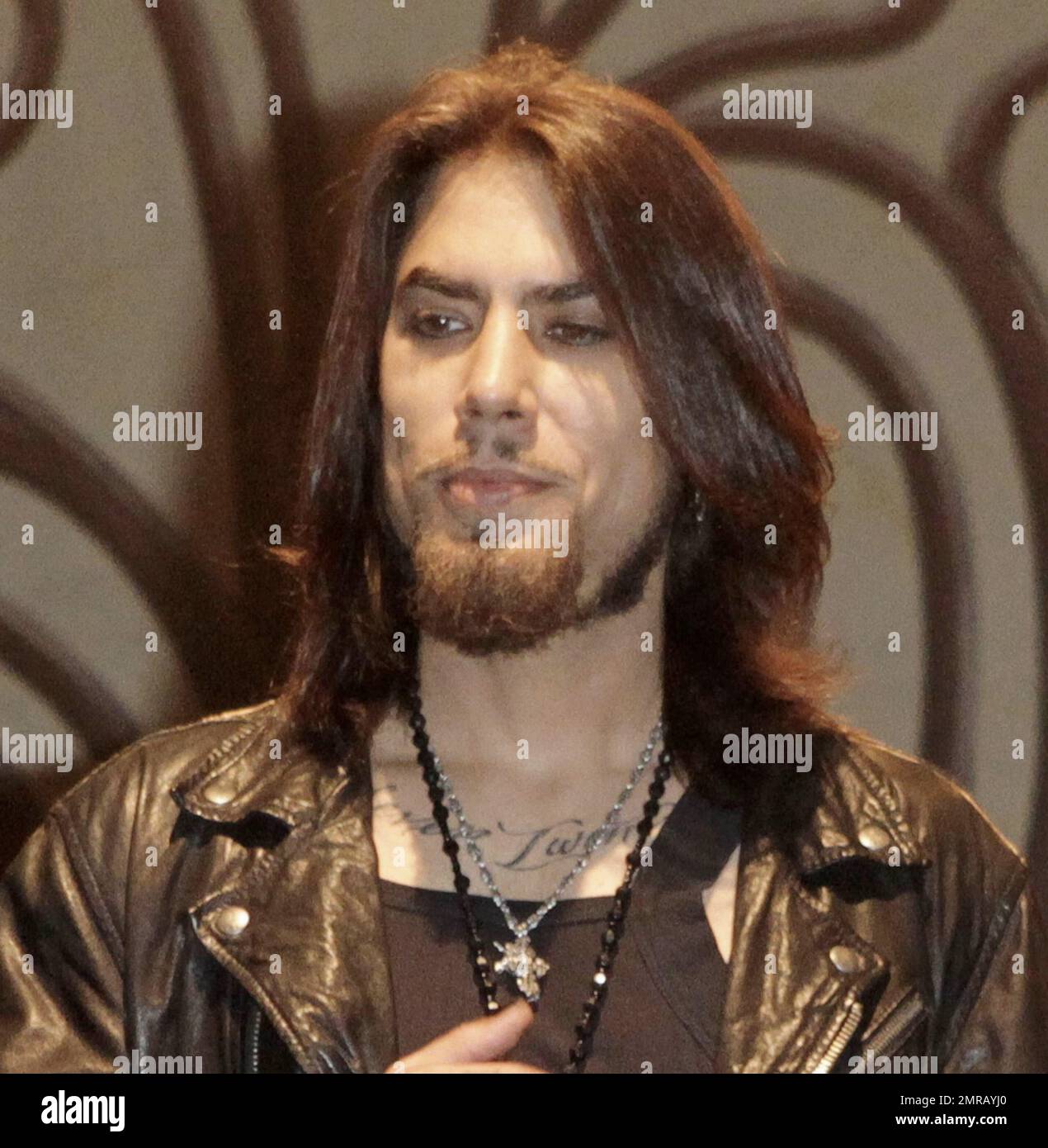 Dave Navarro of Janes Addiction goes on stage at the Reading Festival ...