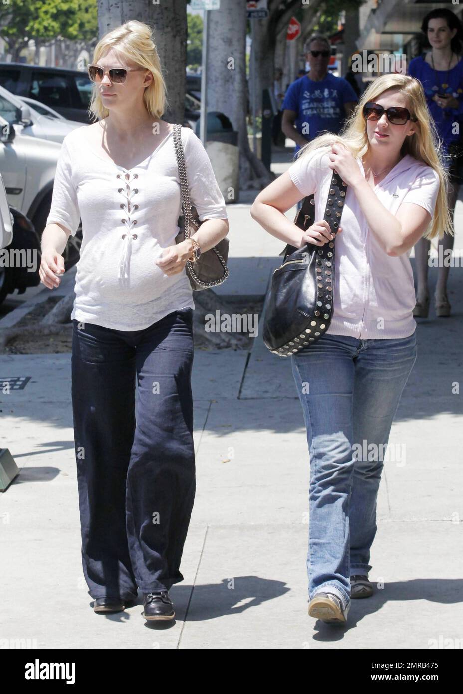 A pregnant January Jones and a friend grab lunch in Hollywood before ...