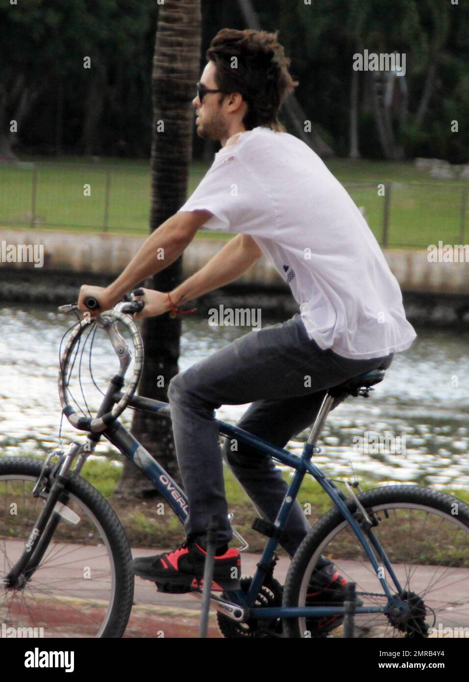 EXCLUSIVE!! Actor turned rock star, Jared Leto, takes a ride on a bike ...
