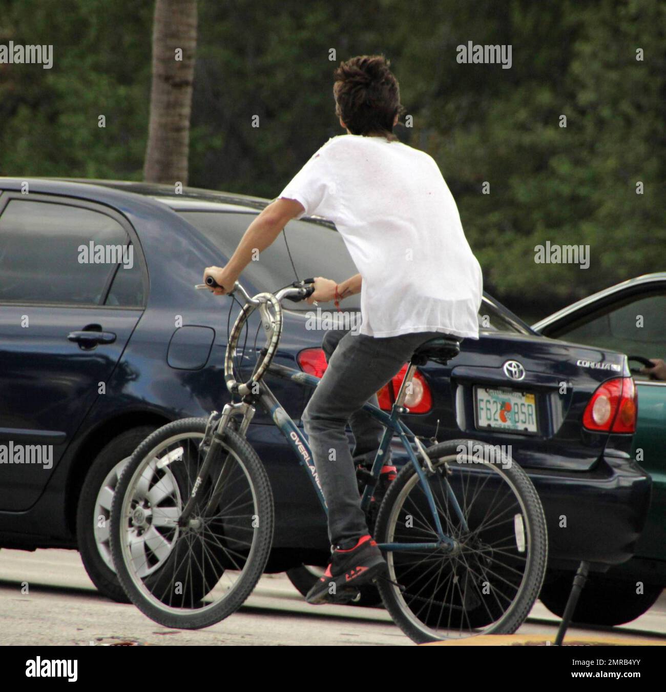 EXCLUSIVE!! Actor turned rock star, Jared Leto, takes a ride on a bike ...