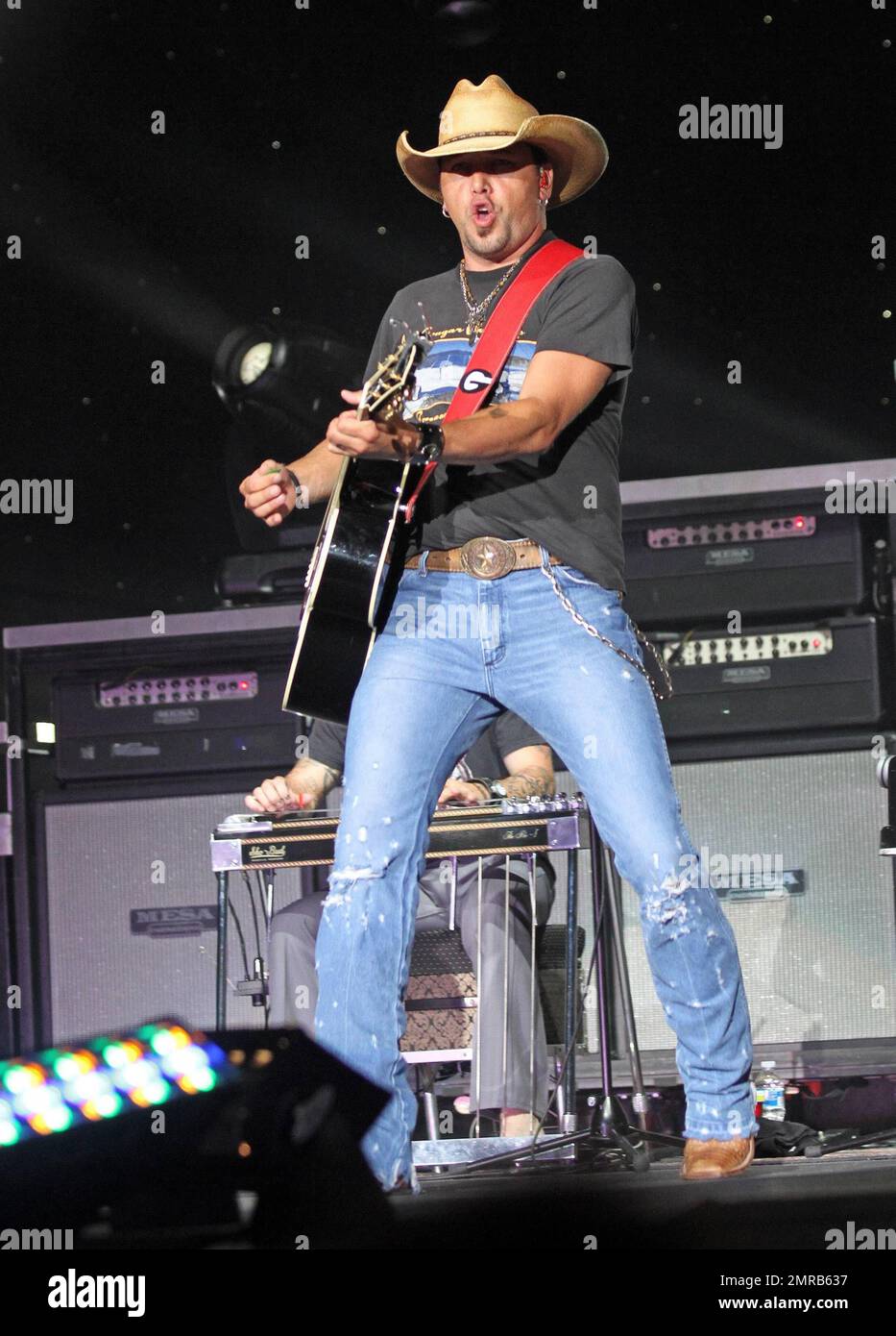 Country star Jason Aldean performs in concert at the Time Warner Music ...