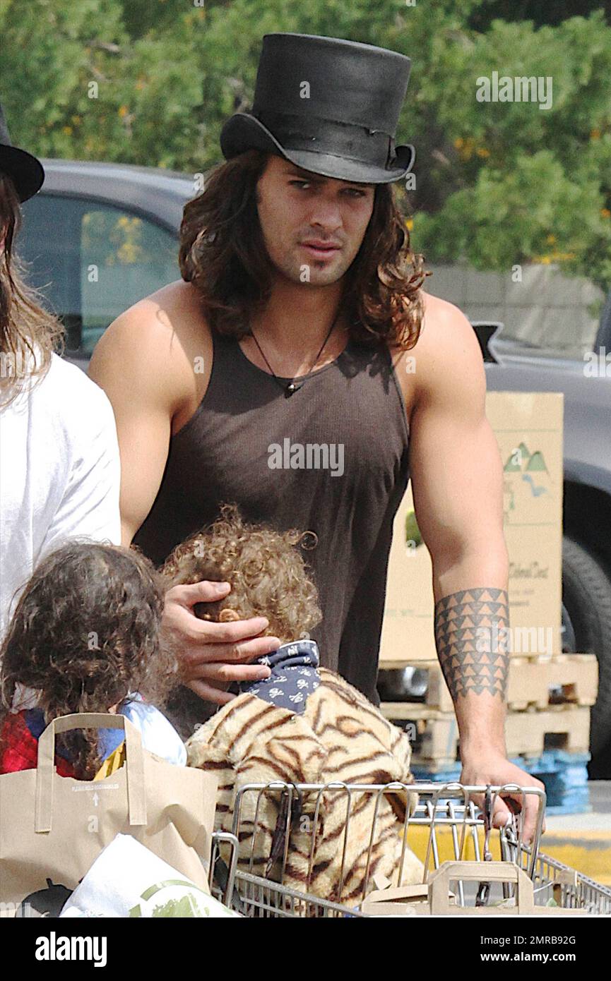 EXCLUSIVE!! Conan the Barbarian 3D star Jason Momoa wears a fun choice ...