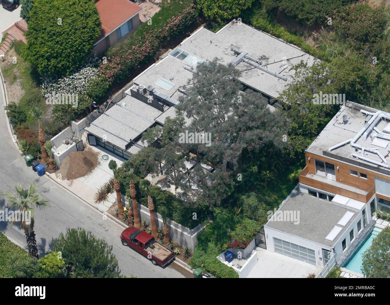 Exclusive!! This is English actor Jason Statham's 2,281-square-foot ...