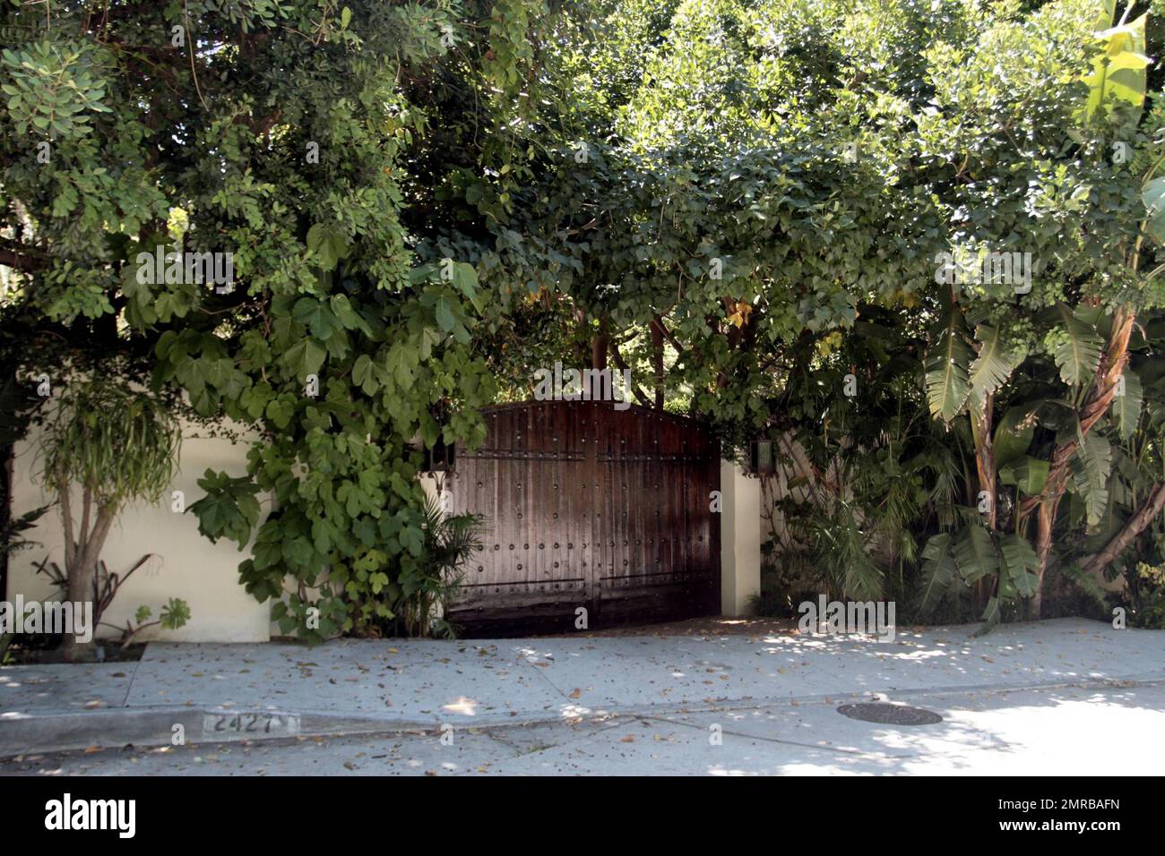 Jason Statham has reportedly purchased this 10-bedroom, 11-bathrom home ...