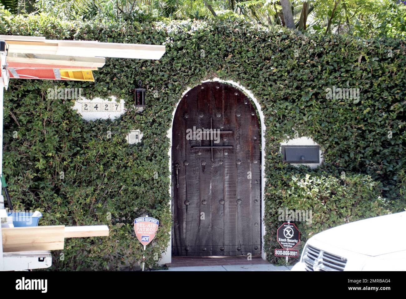 Jason Statham has reportedly purchased this 10-bedroom, 11-bathrom home ...