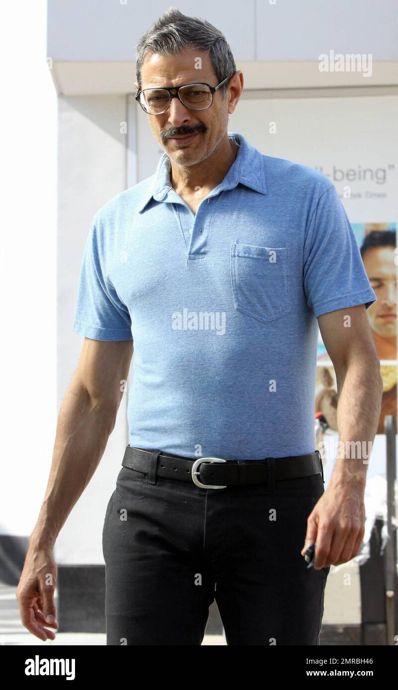 EXCLUSIVE!! Actor Jeff Goldblum looks slim and trim in a tight-fitting ...