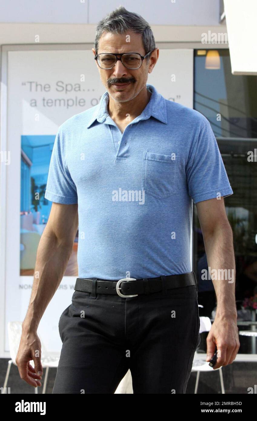 EXCLUSIVE!! Actor Jeff Goldblum looks slim and trim in a tight-fitting ...