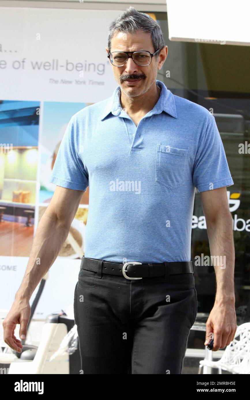 EXCLUSIVE!! Actor Jeff Goldblum looks slim and trim in a tight-fitting ...