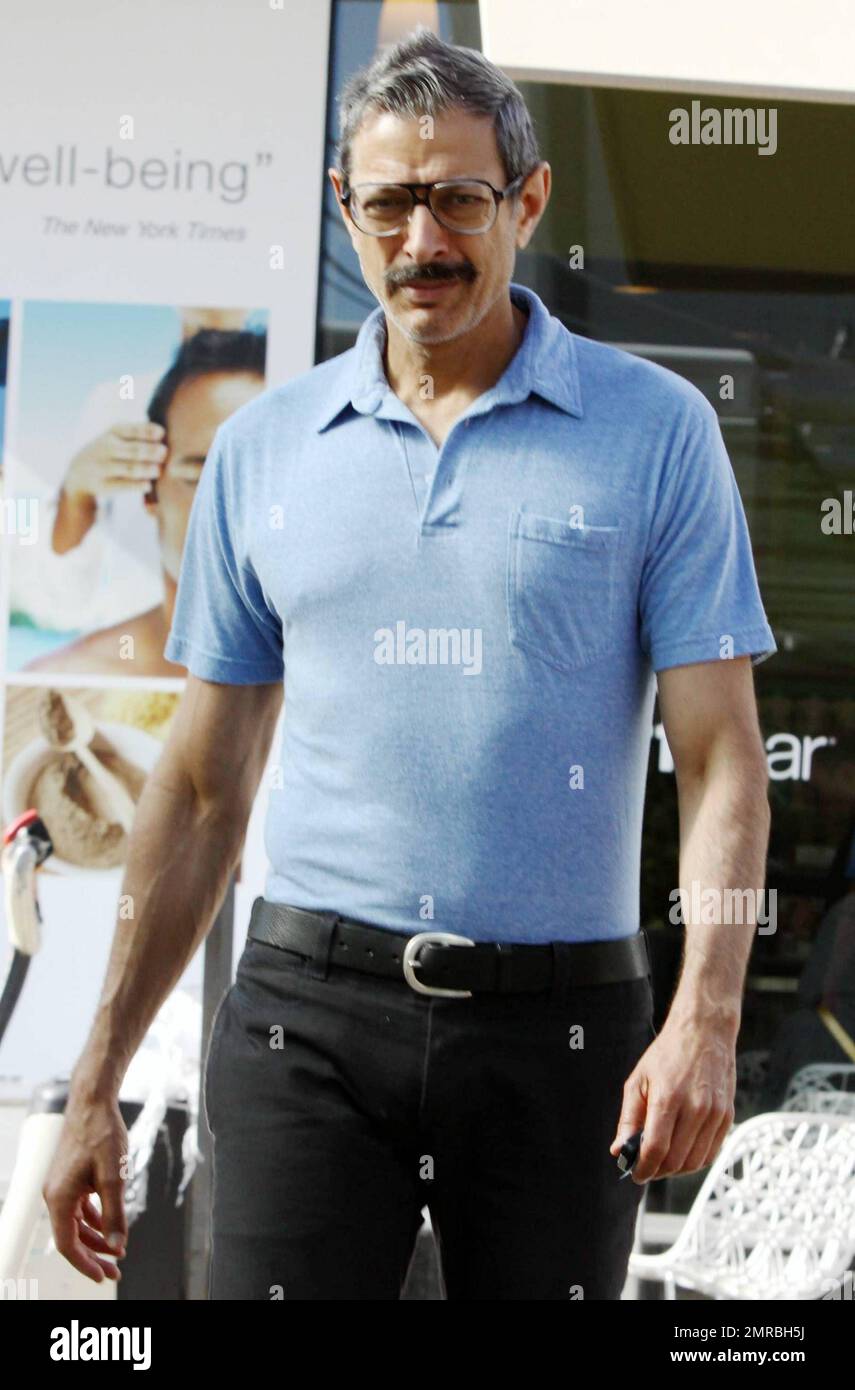 EXCLUSIVE!! Actor Jeff Goldblum looks slim and trim in a tight-fitting ...
