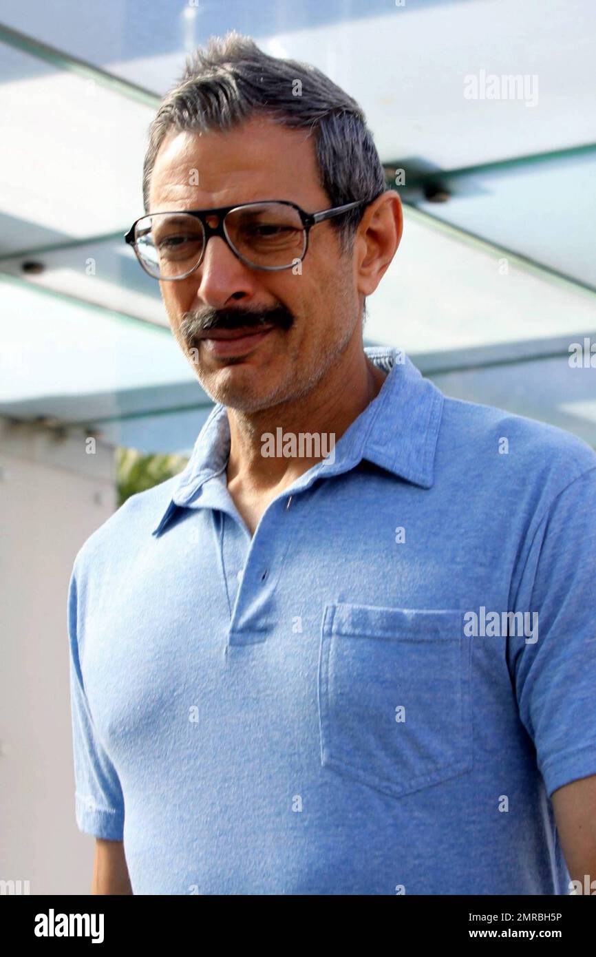 EXCLUSIVE!! Actor Jeff Goldblum looks slim and trim in a tight-fitting ...