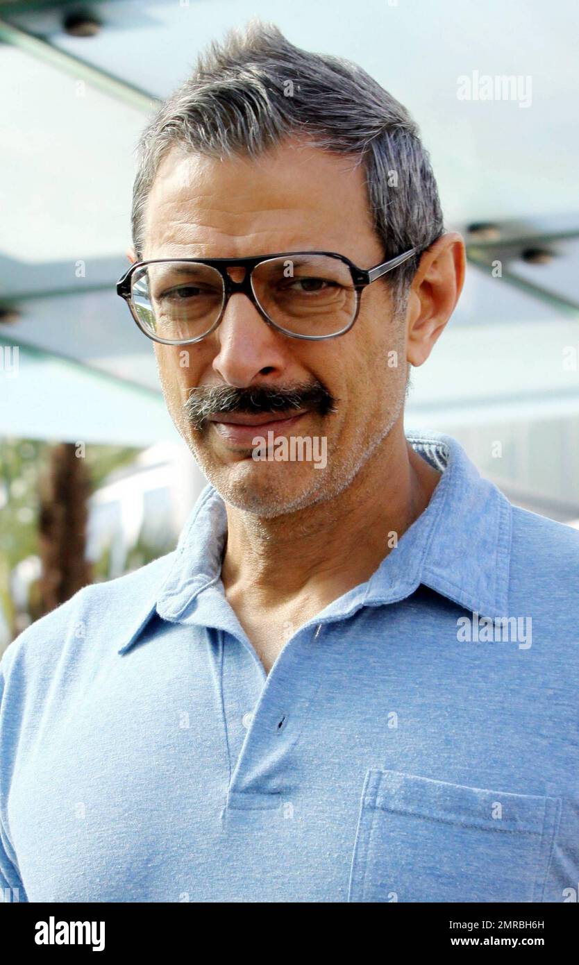 EXCLUSIVE!! Actor Jeff Goldblum looks slim and trim in a tight-fitting ...