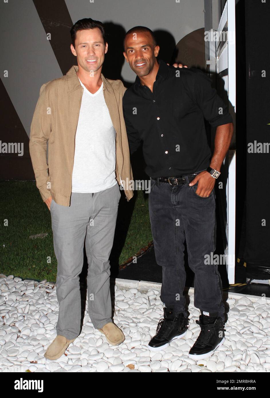 EXCLUSIVE!! Actor Jeffrey Donovan and singer Craig David pose together ...