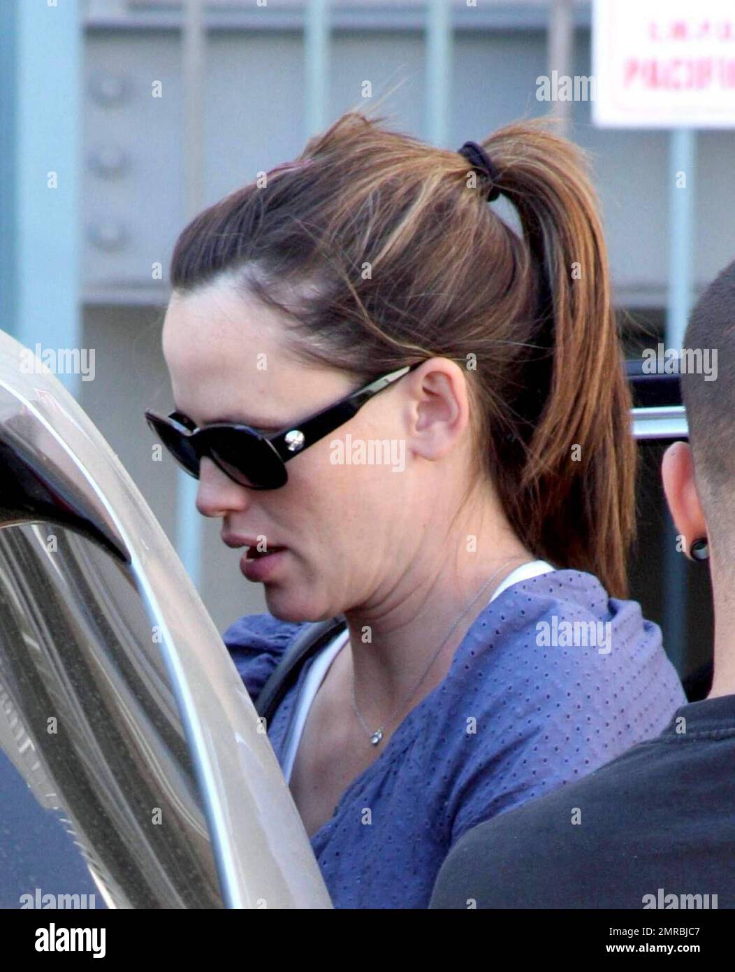 Jennifer Garner Violet Glasses