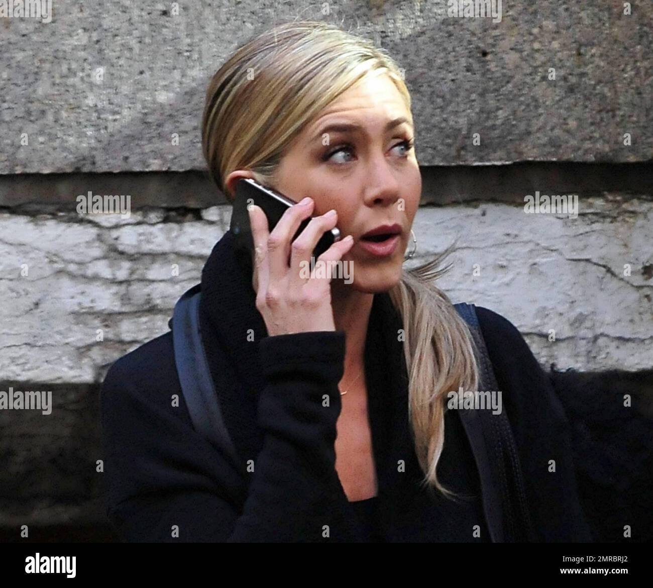 Jennifer Aniston is all smiles as she films scenes for her new movie ...