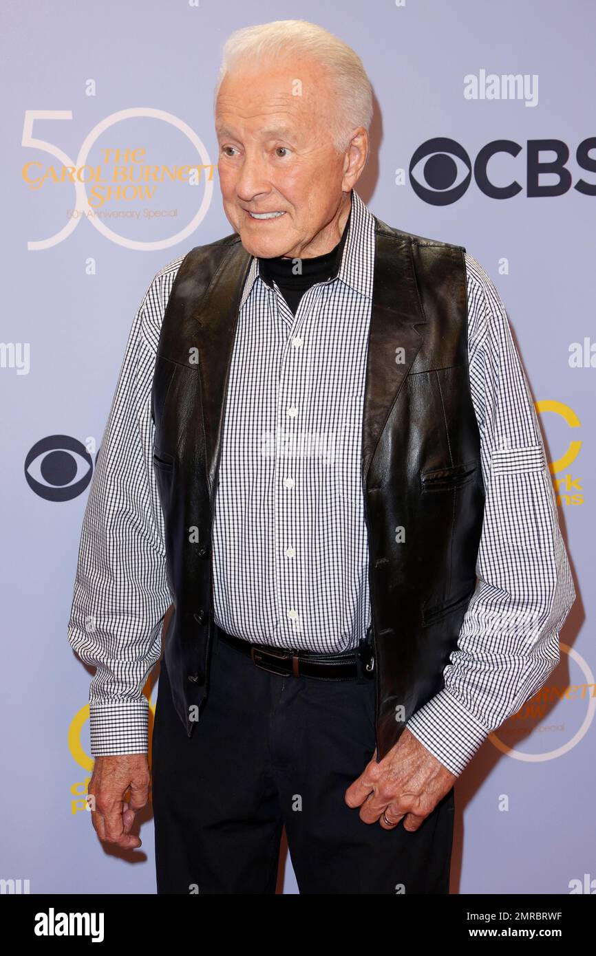 Lyle Waggoner arrives at the "The Carol Burnett 50th Anniversary ...