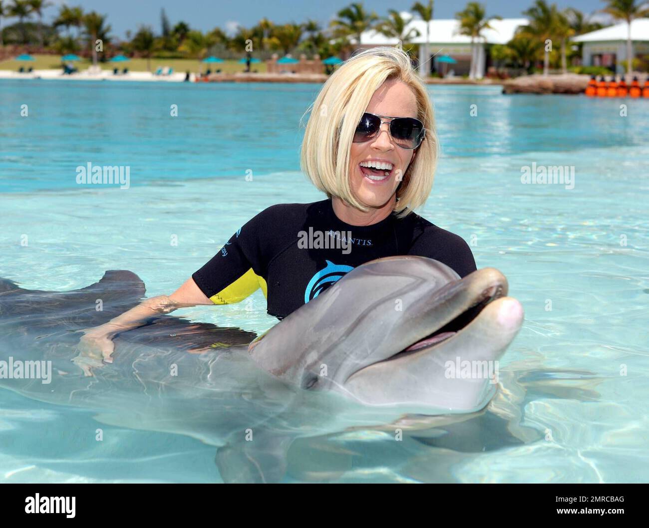 Exclusive!! Jenny McCarthy and Extra host A.J. Calloway film an exerpt ...