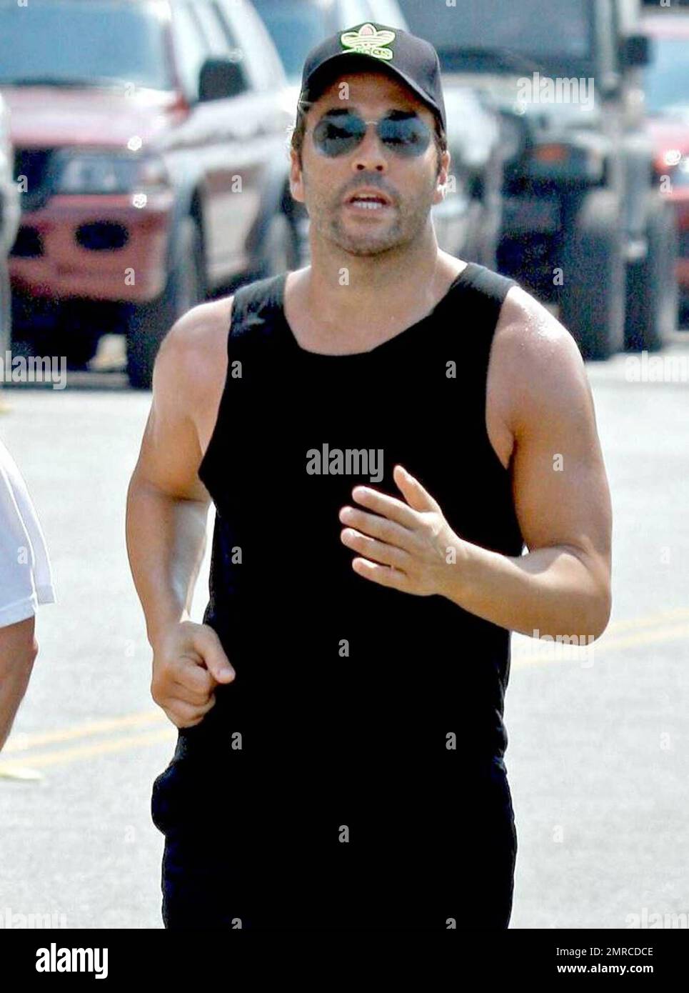Exclusive!! Jeremy Piven takes a morning jog with a very buff friend ...