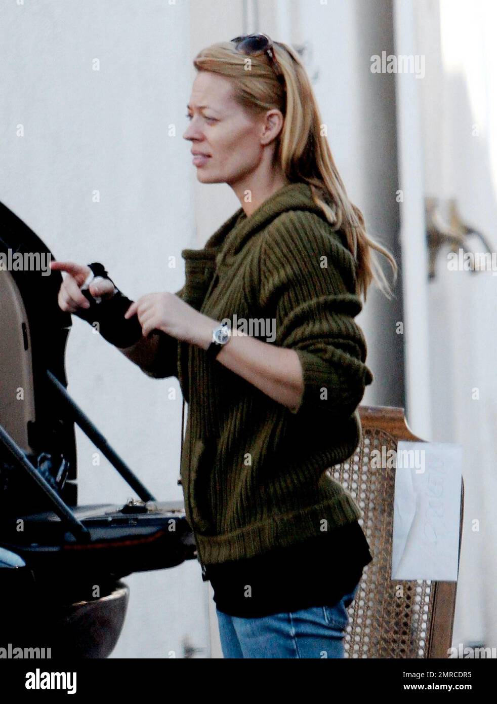 Exclusive!! German born Jeri Ryan was having a spot of trouble with her ...