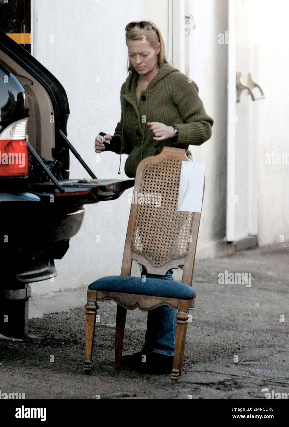 Exclusive!! German born Jeri Ryan was having a spot of trouble with her ...