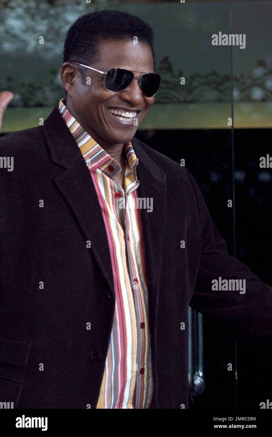 Michael Jackson's brothers Jermaine and Jackie Jackson are all smiles ...