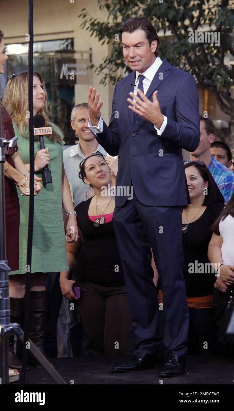 Jerry O'Connell makes an appearance at The Grove for an interview with ...