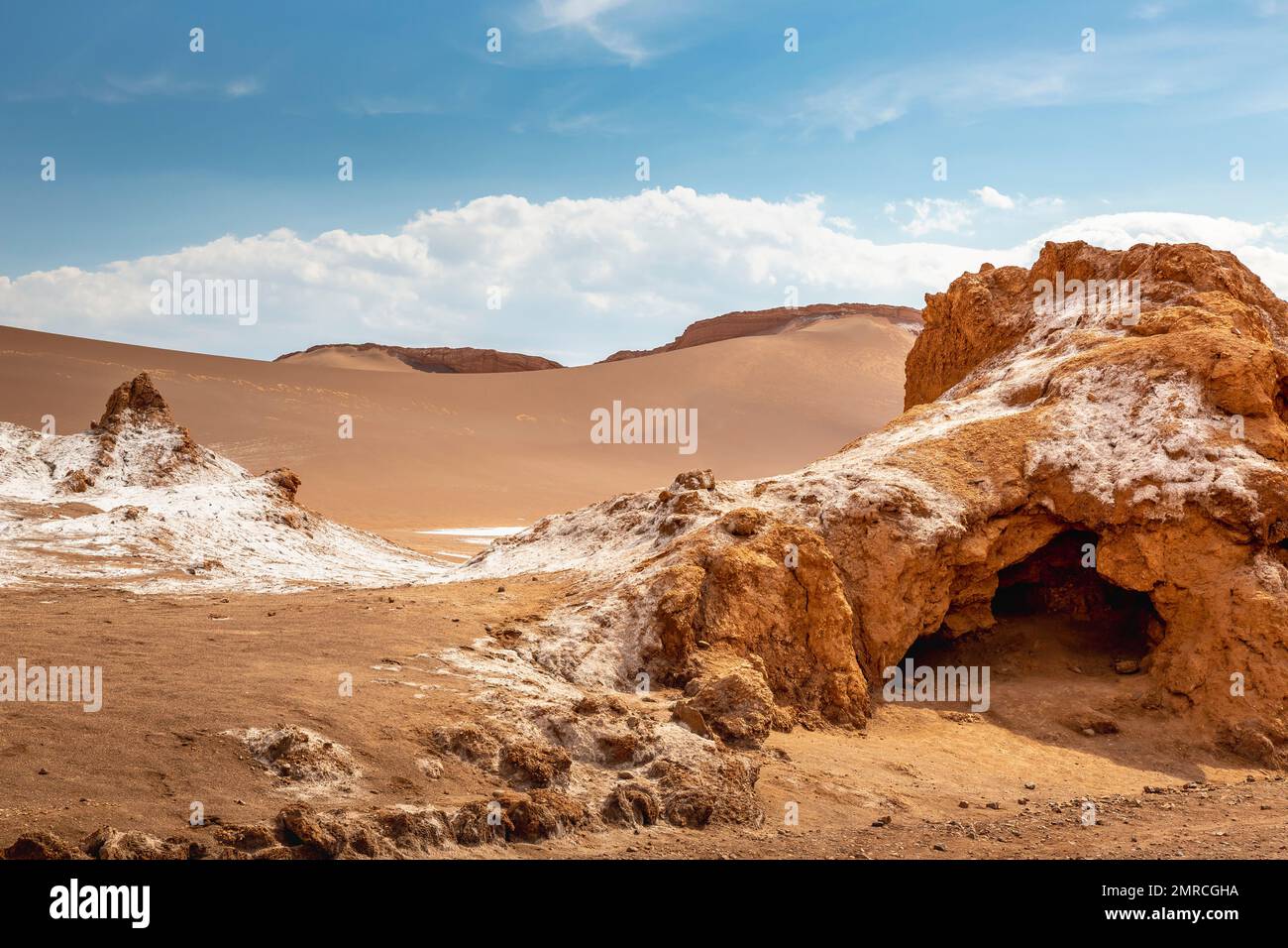Moon Valley, Valle de la Luna dramatic landscape a Sunset, Atacama Desert, Chile Stock Photo - Alamy