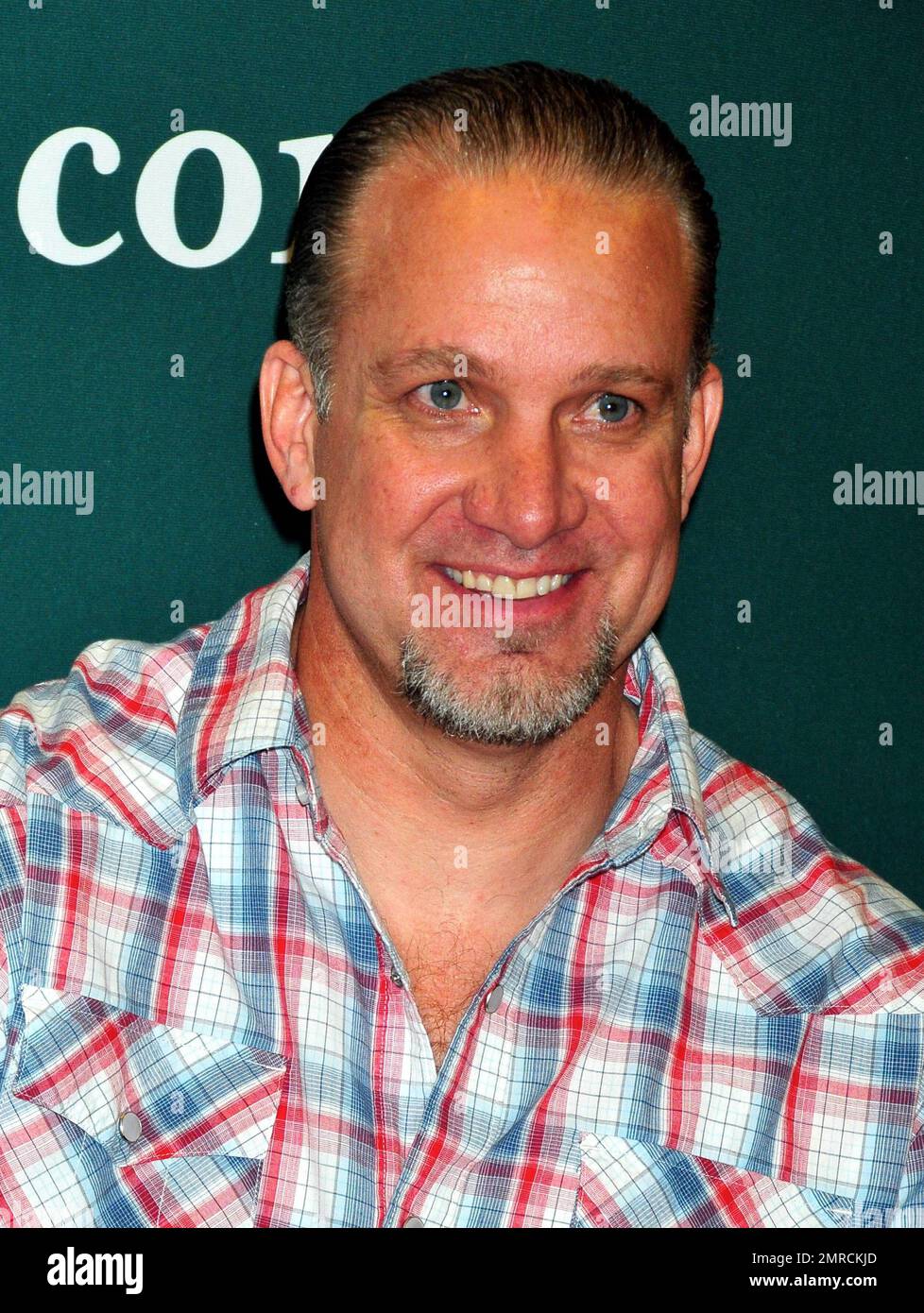 Jesse James signs copies of his new book "American Outlaw" at Barnes ...