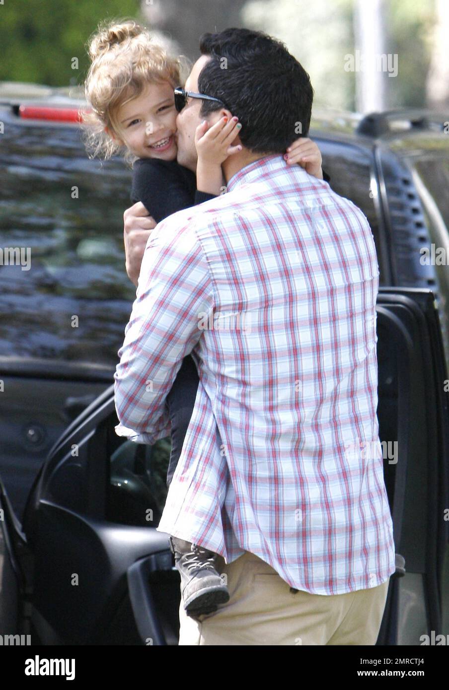 Jessica Alba looks fabulous just a month after giving birth to her ...