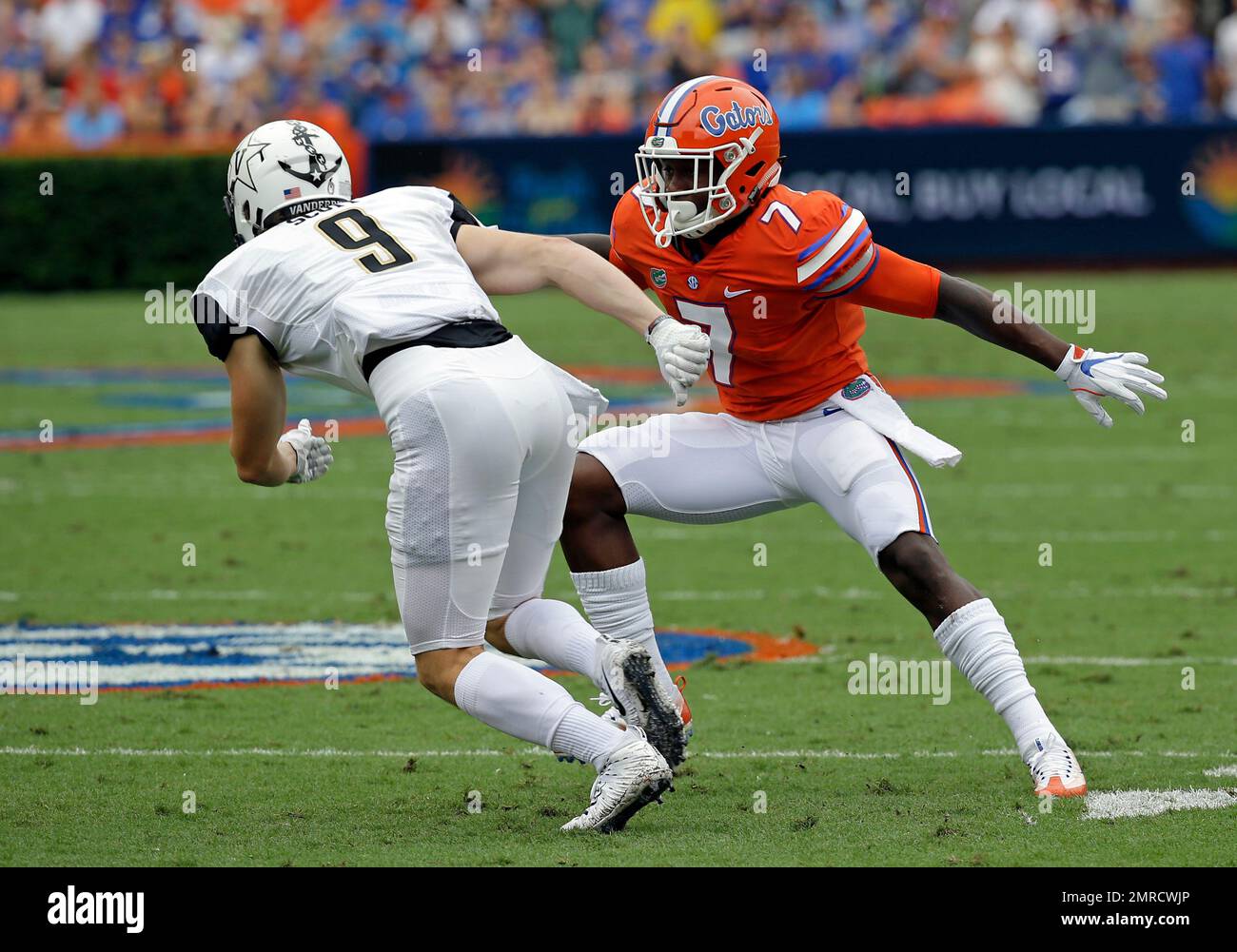 Florida defensive back Duke Dawson (7) guards Vanderbilt wide receiver ...