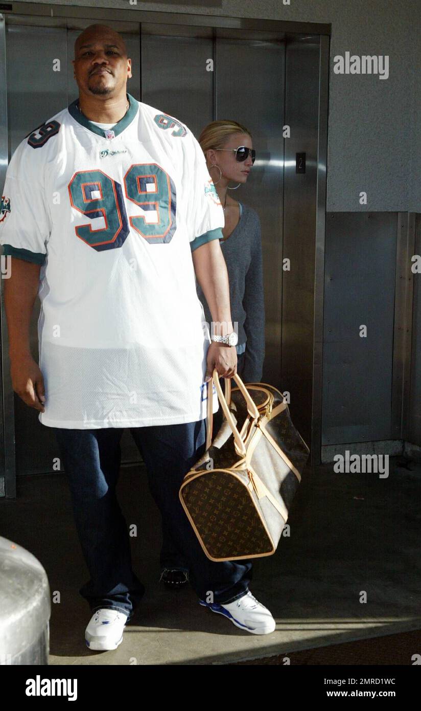 Exclusive!! Jessica Simpson arrives at Los Angeles International ...