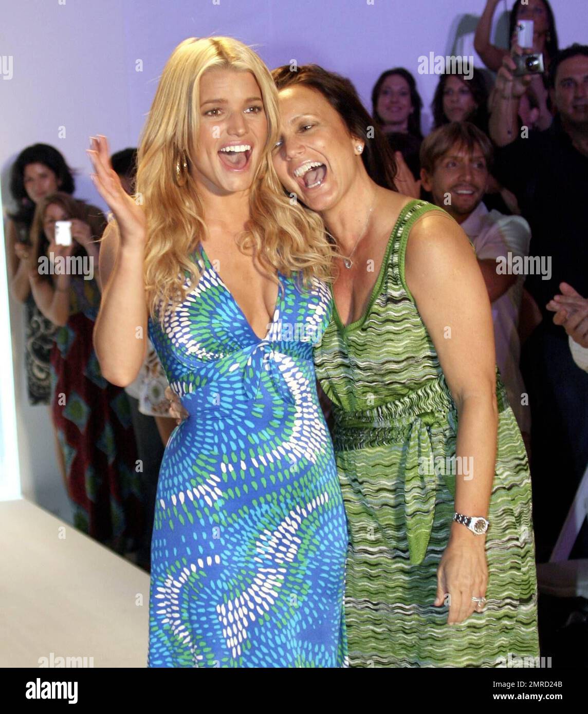 Jessica Simpson is supported by her mother Tina, Father Joe and best ...