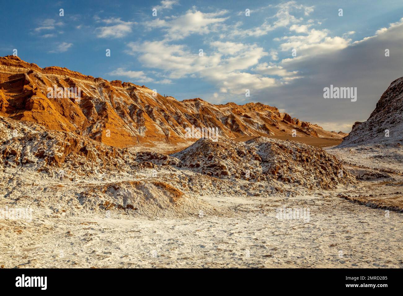 Moon Valley, Valle de la Luna dramatic landscape a Sunset, Atacama Desert, Chile Stock Photo - Alamy