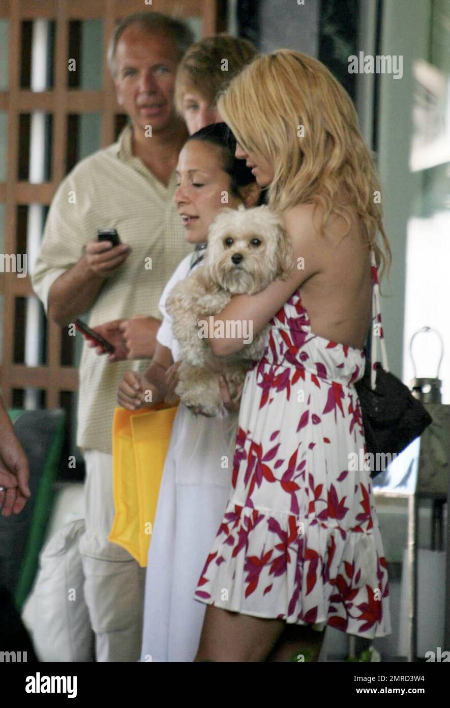 Exclusive!! Jessica Simpson leaves her hotel in South Beach to return ...