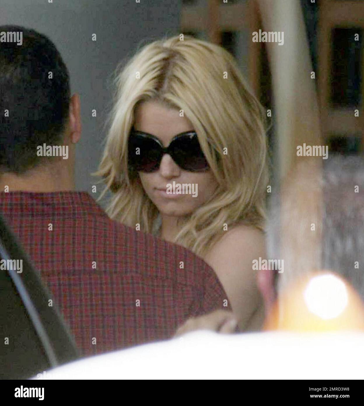Exclusive!! Jessica Simpson leaves her hotel in South Beach to return ...