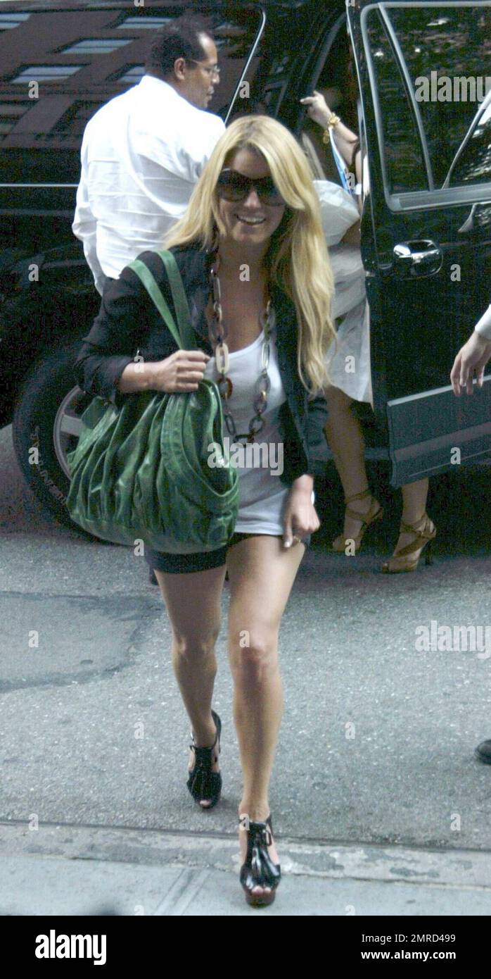 Jessica Simpson returns to her Manhattan hotel, New York, NY, 06/10/08 ...