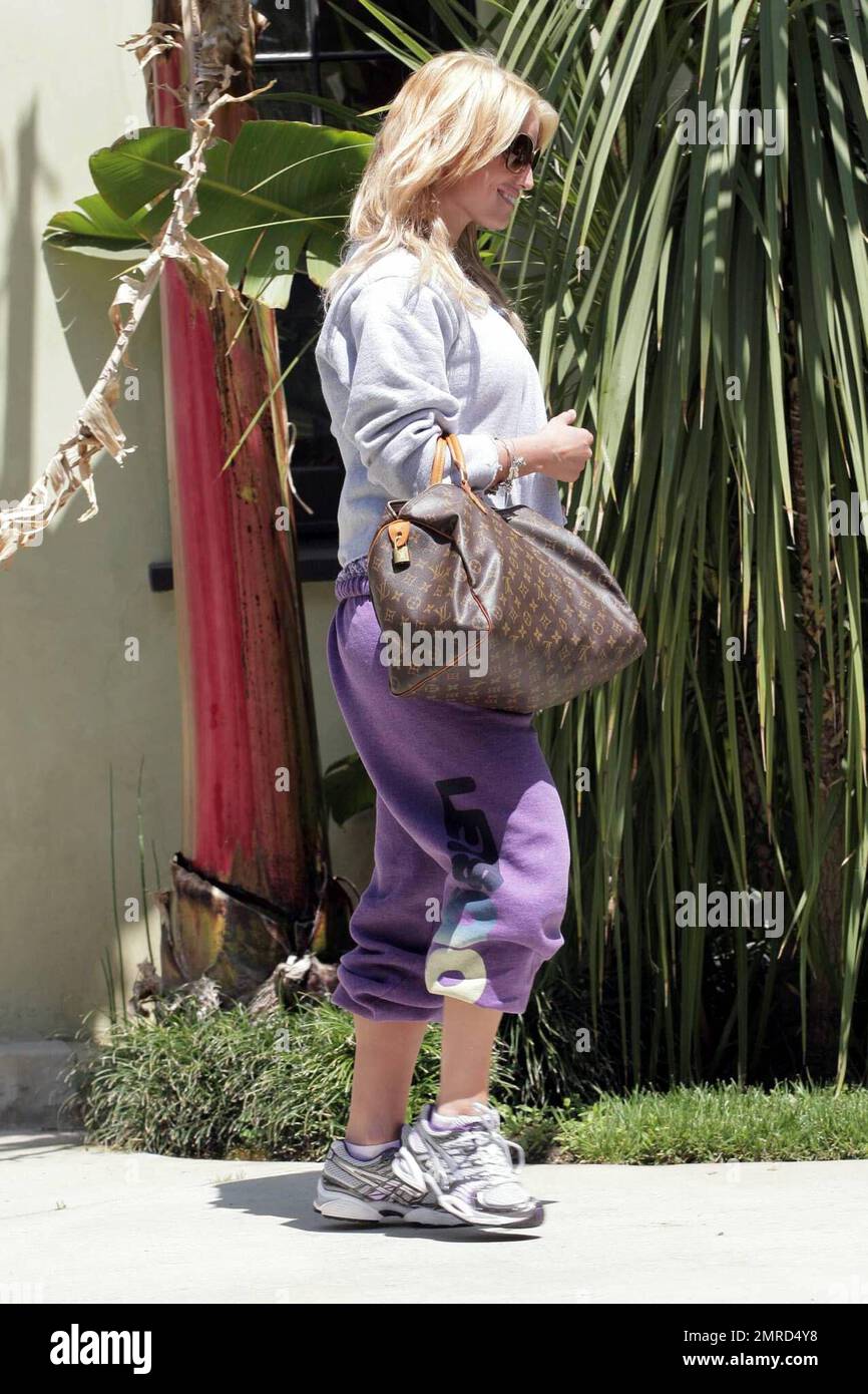 Jessica Simpson looks fit and happy as she leaves the gym, Hollywood ...