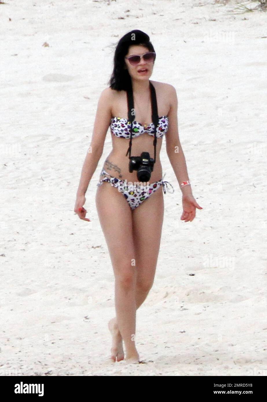 EXCLUSIVE!! British singer Jessie J reveals her incredible bikini body and tattoos during a ...