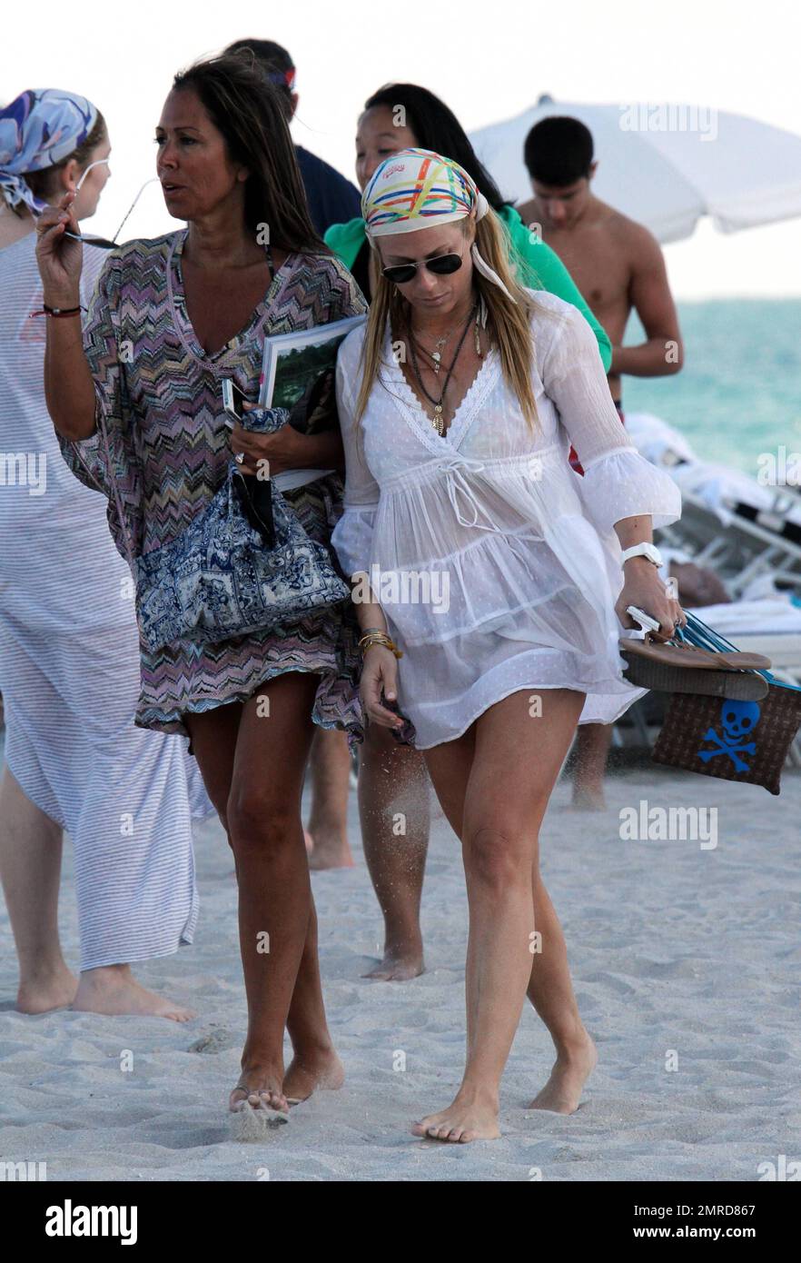 "Fashion for Dummies" author and TV personality, Jill Martin, shows off her beach body in a ...