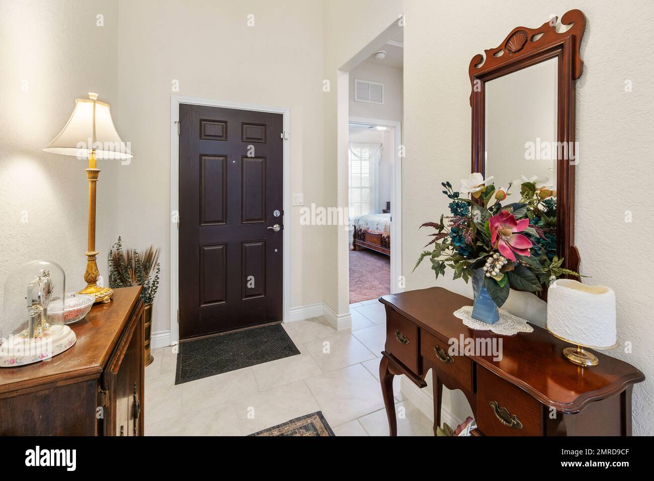 Suburban home hallway hi-res stock photography and images - Alamy