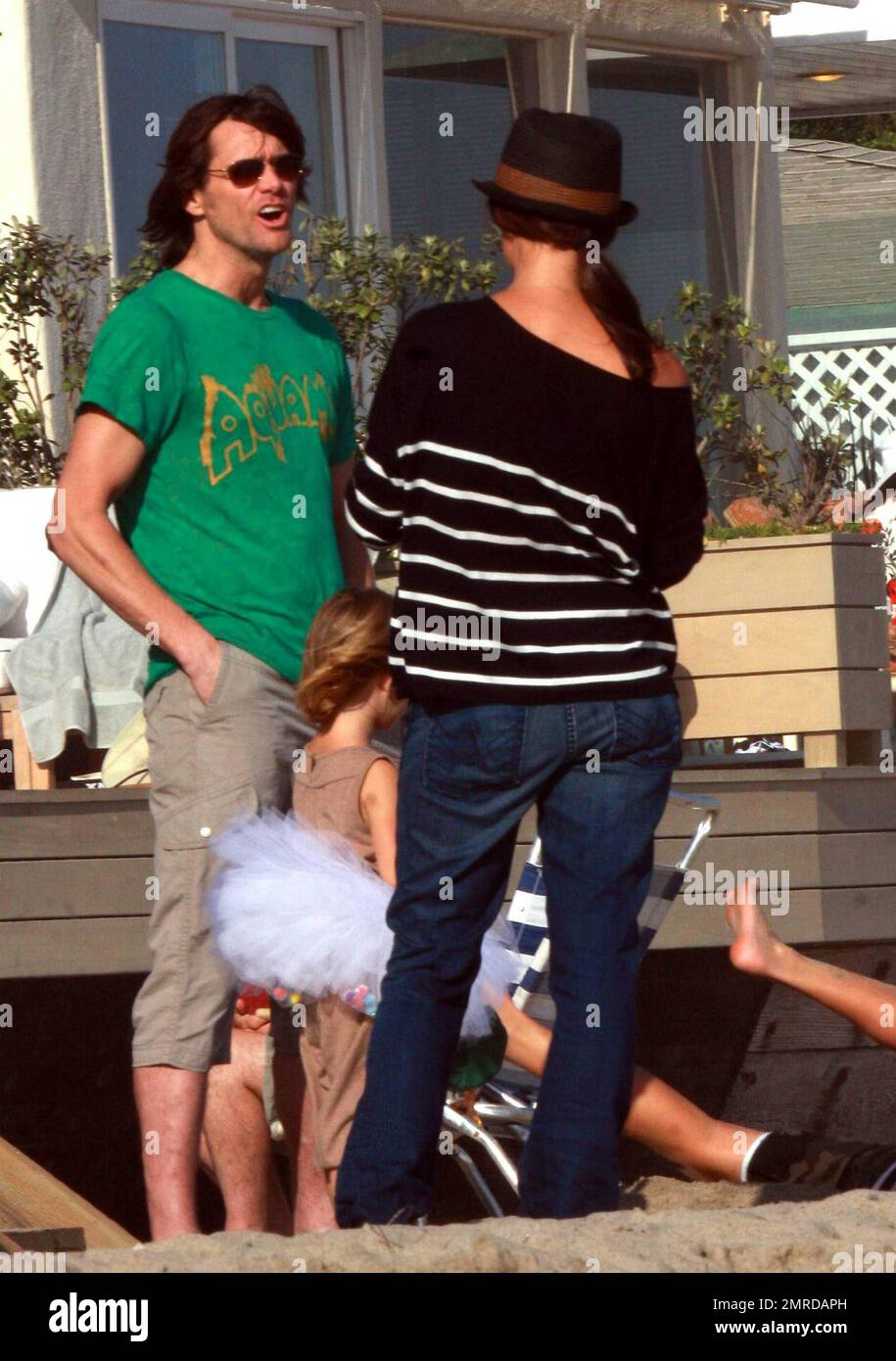 Jim Carrey celebrates the Fourth of July by hosting a beach party at ...