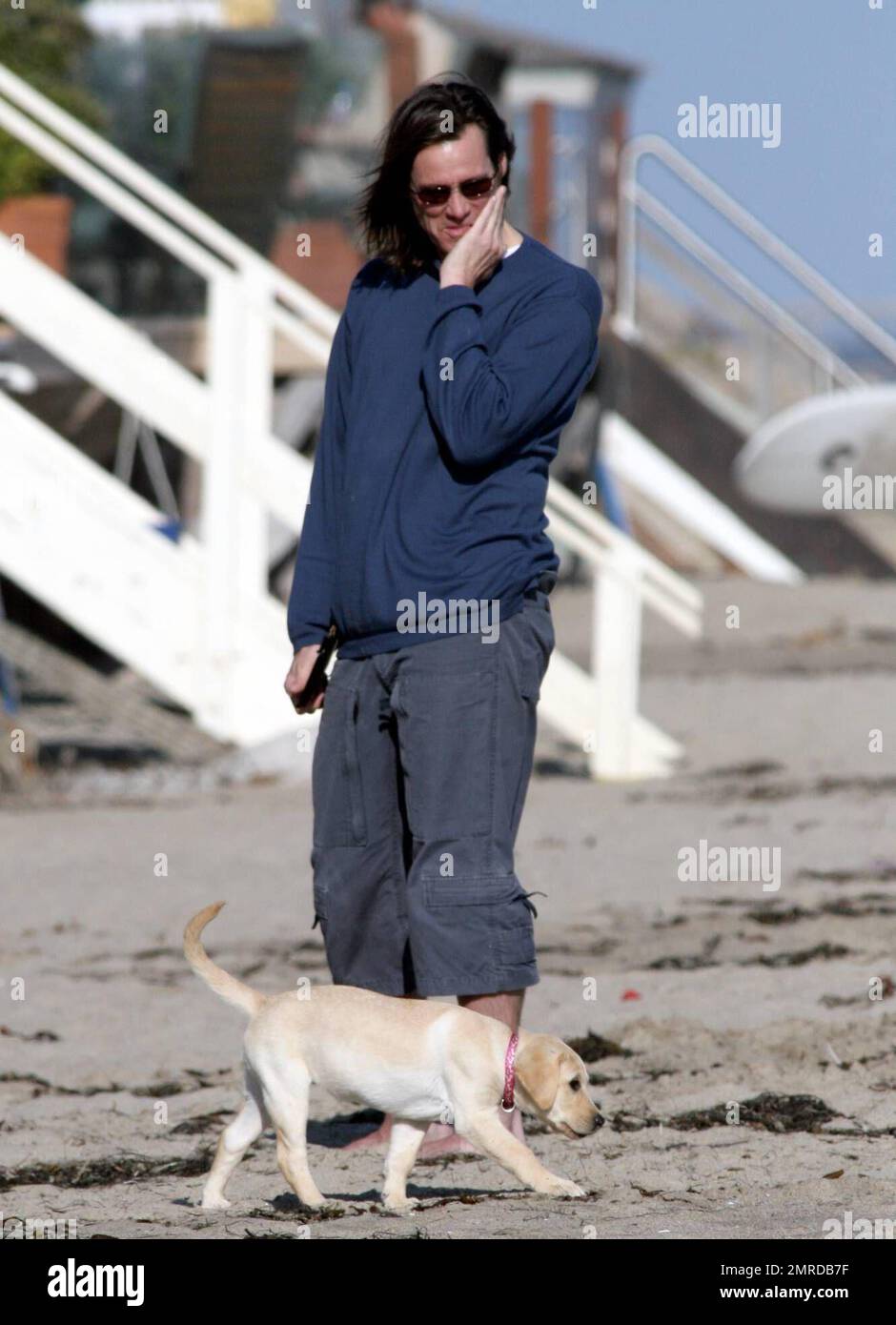 Jim carrey with dog hi-res stock photography and images - Alamy