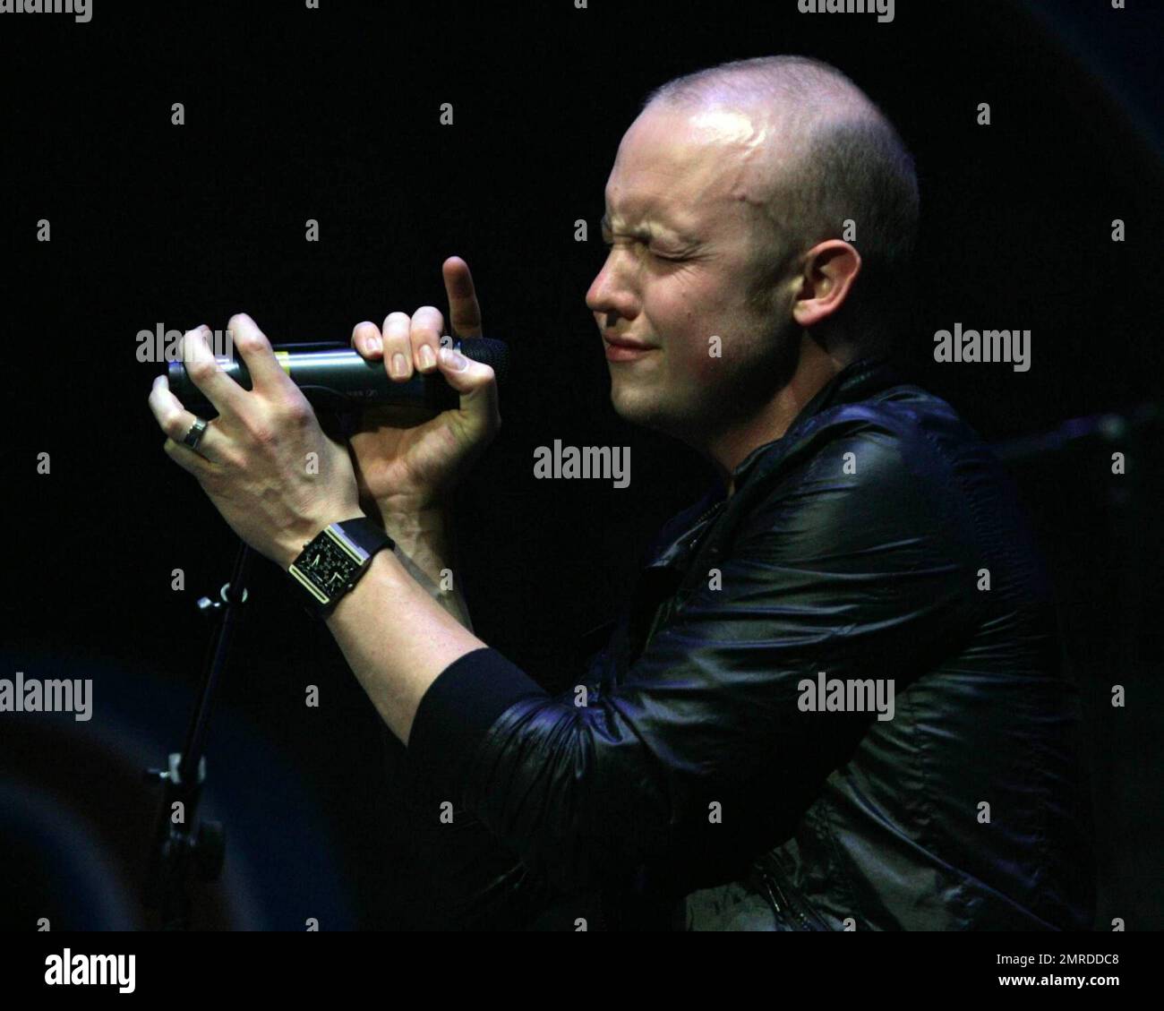 Isaac slade lead singer fray hi-res stock photography and images - Alamy