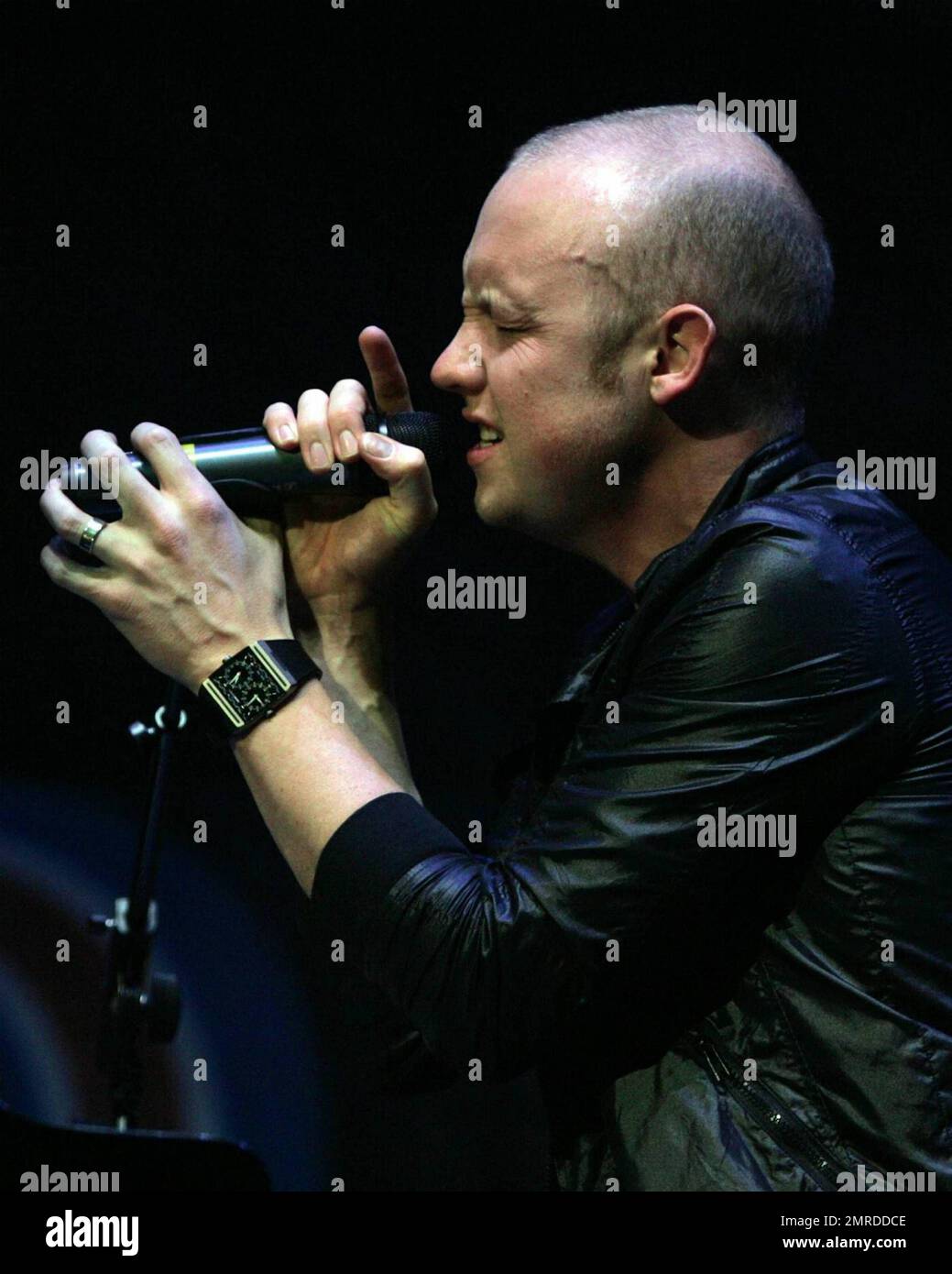 Isaac slade lead singer fray hi-res stock photography and images - Alamy