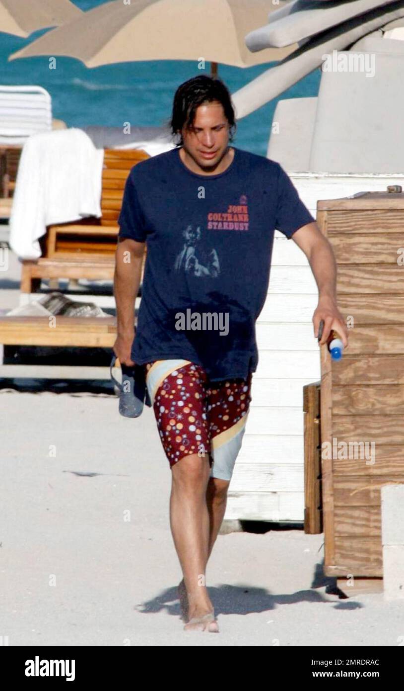 Exclusive!! "Girls Gone Wild" founder Joe Francis relaxes with friends ...