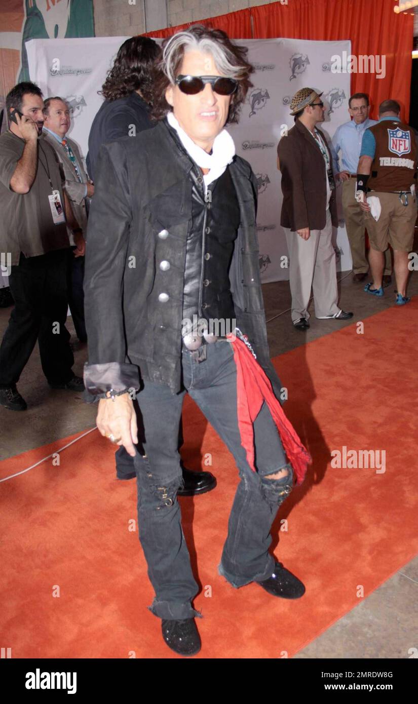 Legendary lead guitarist and co-founding member of Aerosmith Joe Perry ...