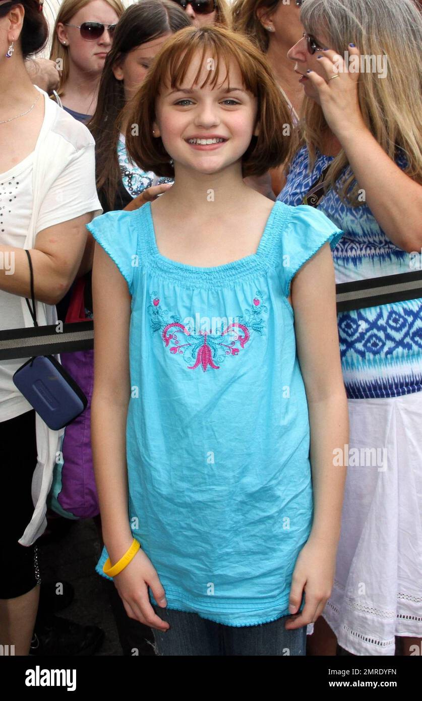 Joey King poses for photos on top of the Empire State Building during a ...