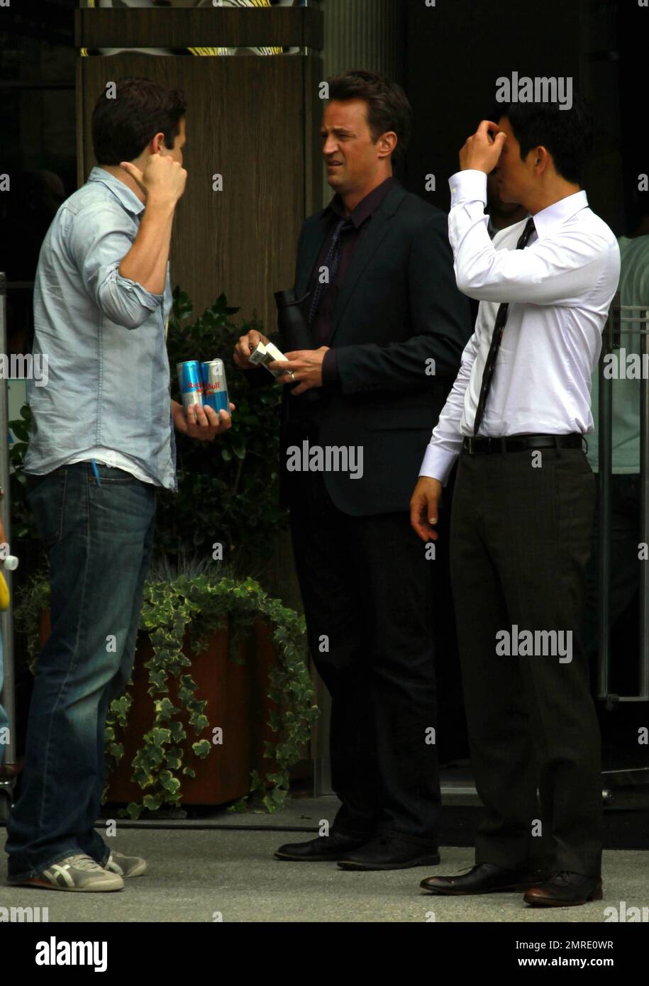EXCLUSIVE!! John Cho and Matthew Perry film scenes for "Go On" on set ...